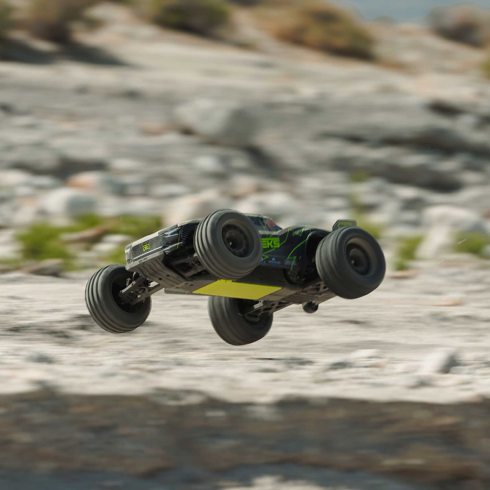 1/10 VORTEKS 223S DSC 2WD RTR Brushless Stadium Truck, Yellow | ARRMA