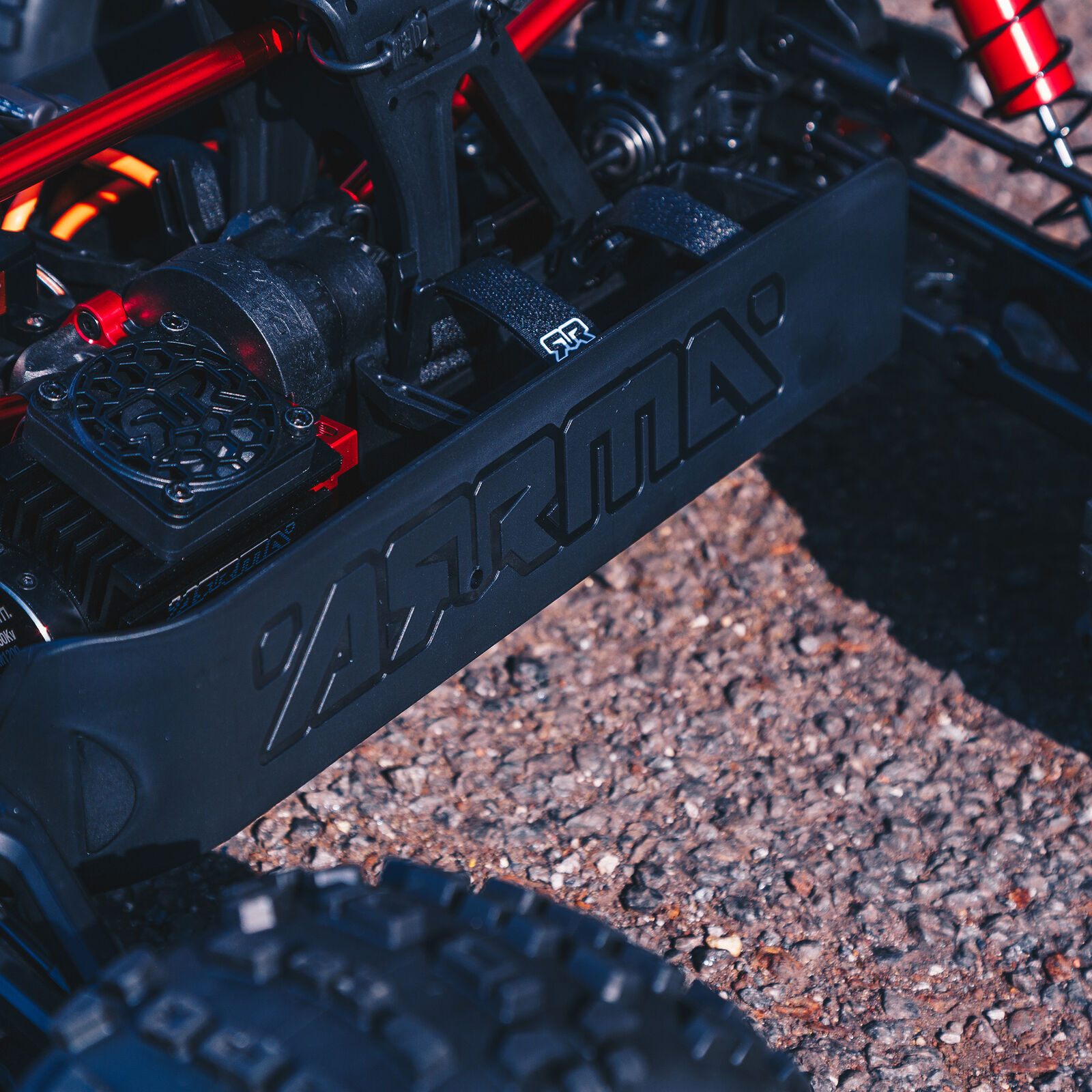 1/5 OUTCAST 8S AVC 4X4 RTR Brushless Stunt Truck, Red | ARRMA