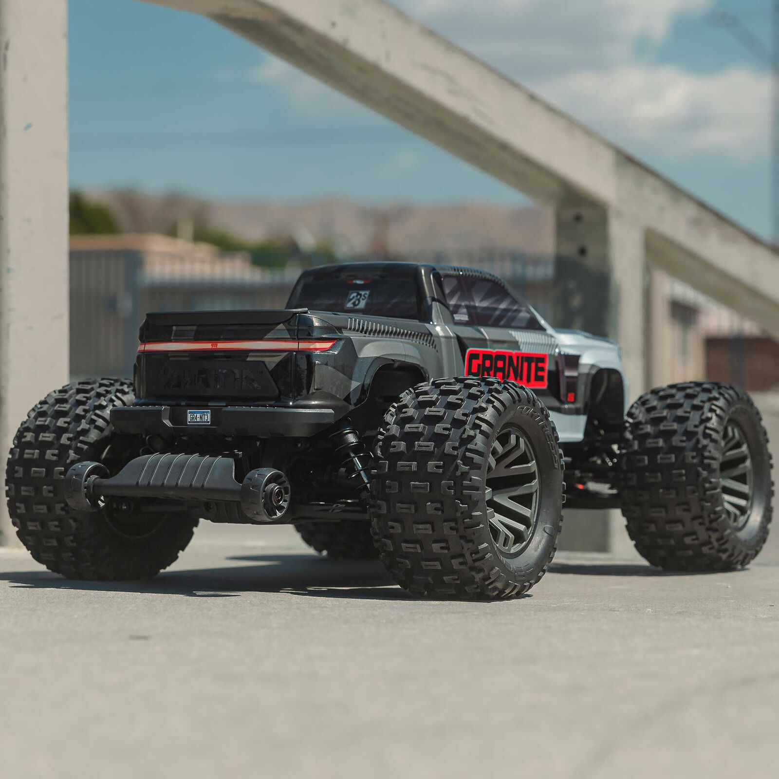 1/10 GRANITE 223S DSC 4X4 RTR Brushless Monster Truck, Gun Metal | ARRMA