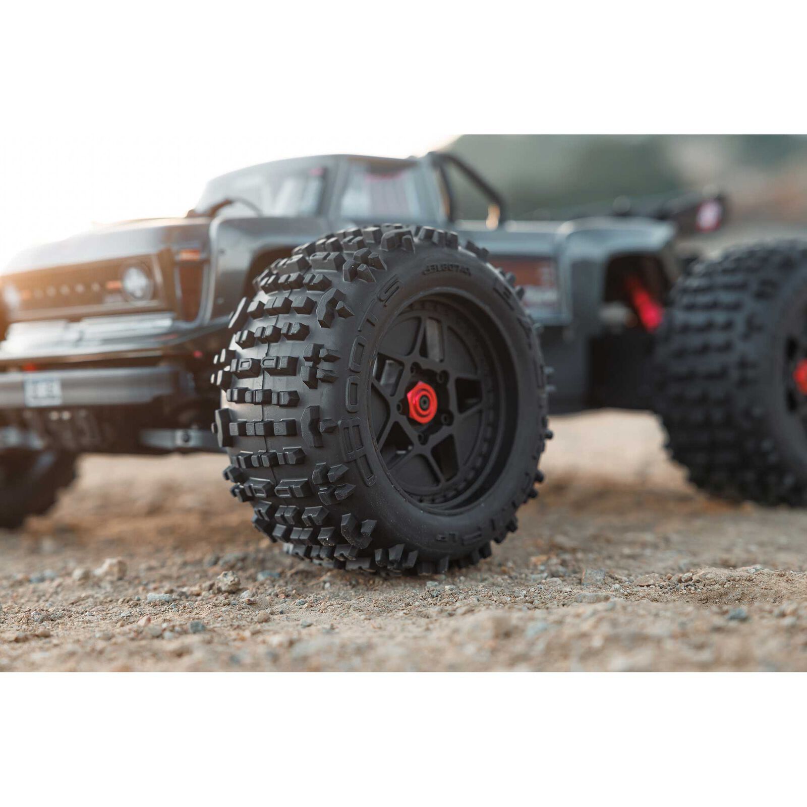 1/10 OUTCAST 4S 4X4 RTR Brushless Stunt Truck, Gun Metal | ARRMA